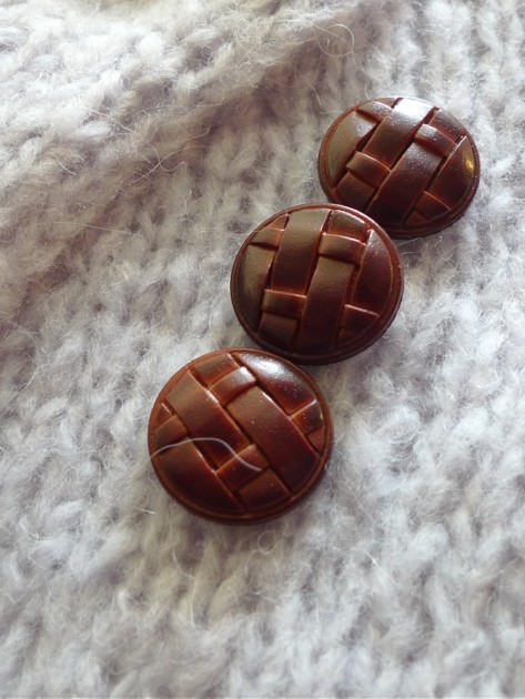 Knapper imiterte skinn | KnitNorway det beste til strikk